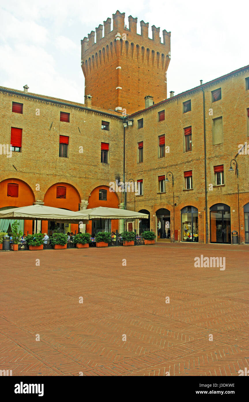 Cafe, Plazza Del Municipi, Ferrara, Italy Stock Photo - Alamy