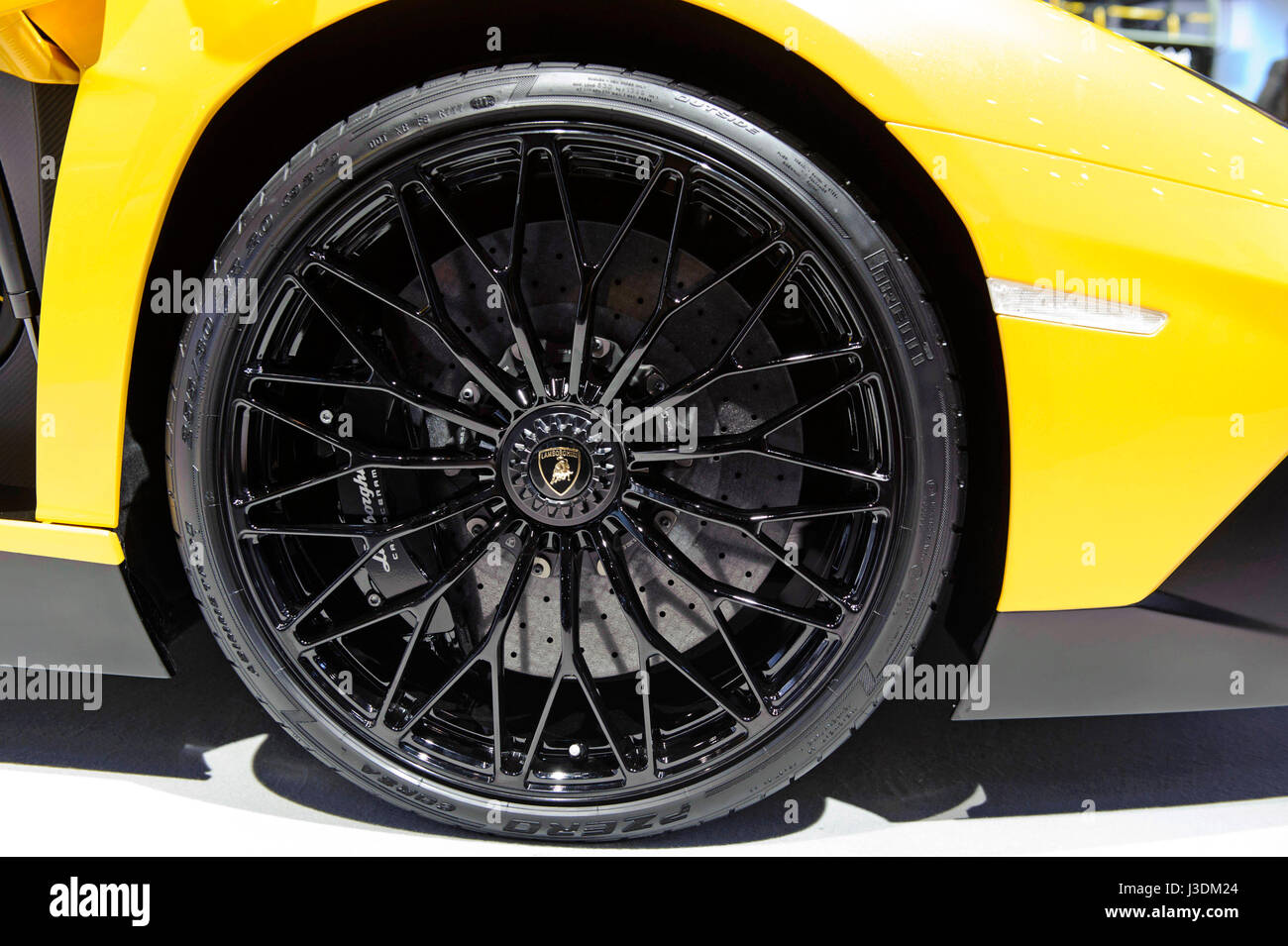 Lamborghini Wheels High Resolution Stock Photography and Images - Alamy
