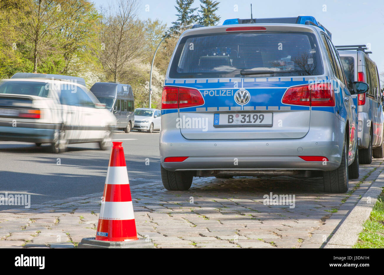 Blitz symbol hi-res stock photography and images - Alamy