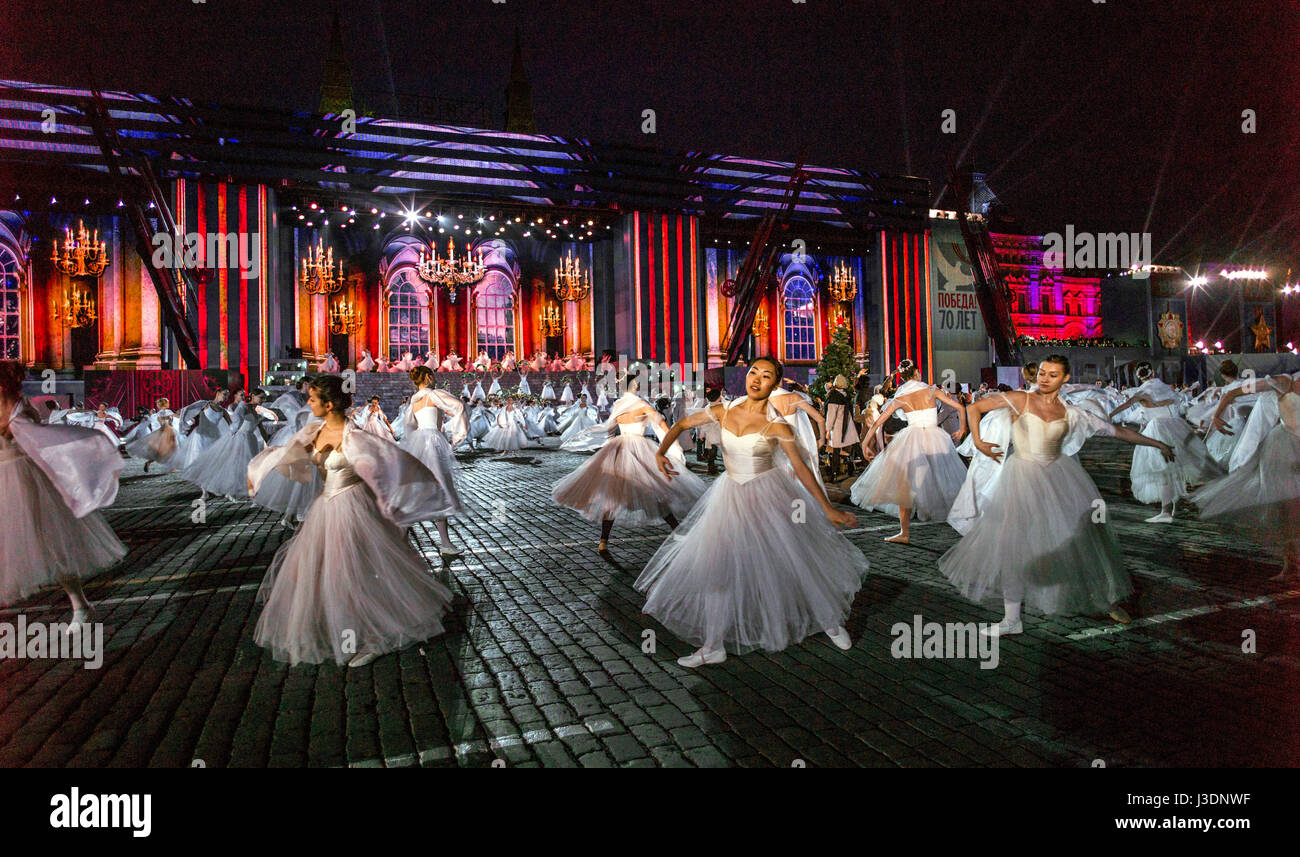 Moscow dance hi-res stock photography and images - Alamy