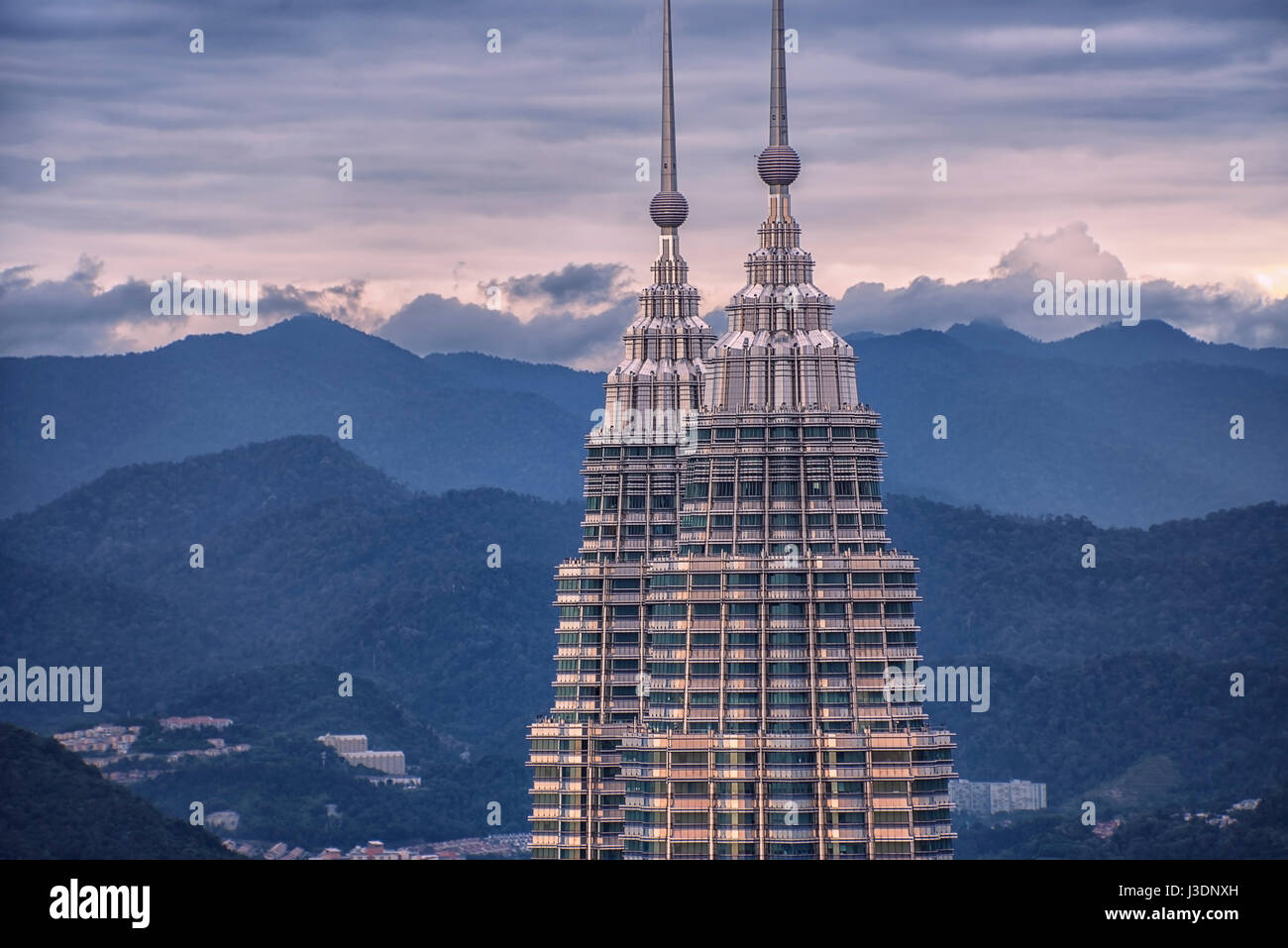 Petronas office tower hi-res stock photography and images - Alamy