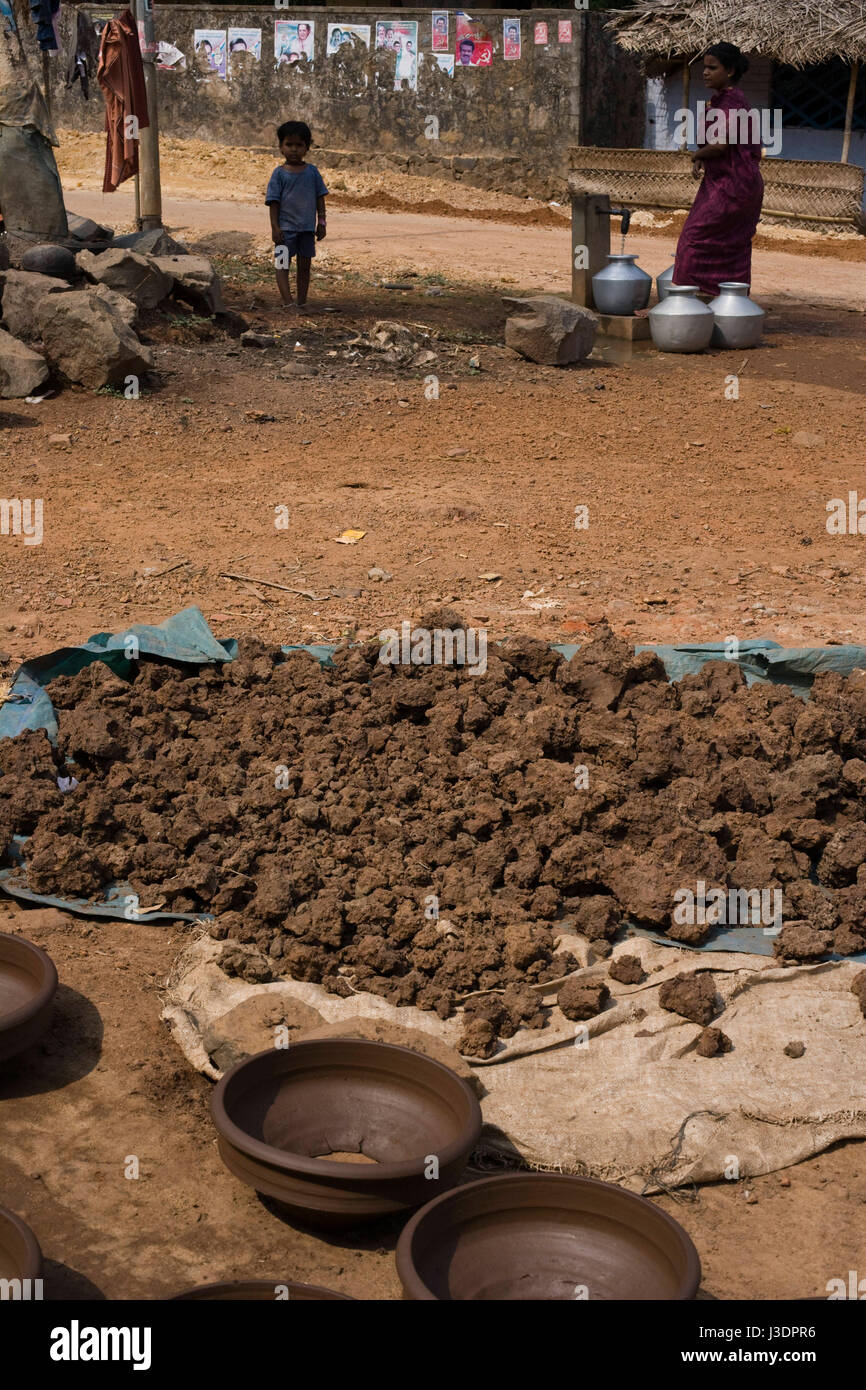 Traditional pottery at Cheruthuruthy, Kerala, India Stock Photo - Alamy