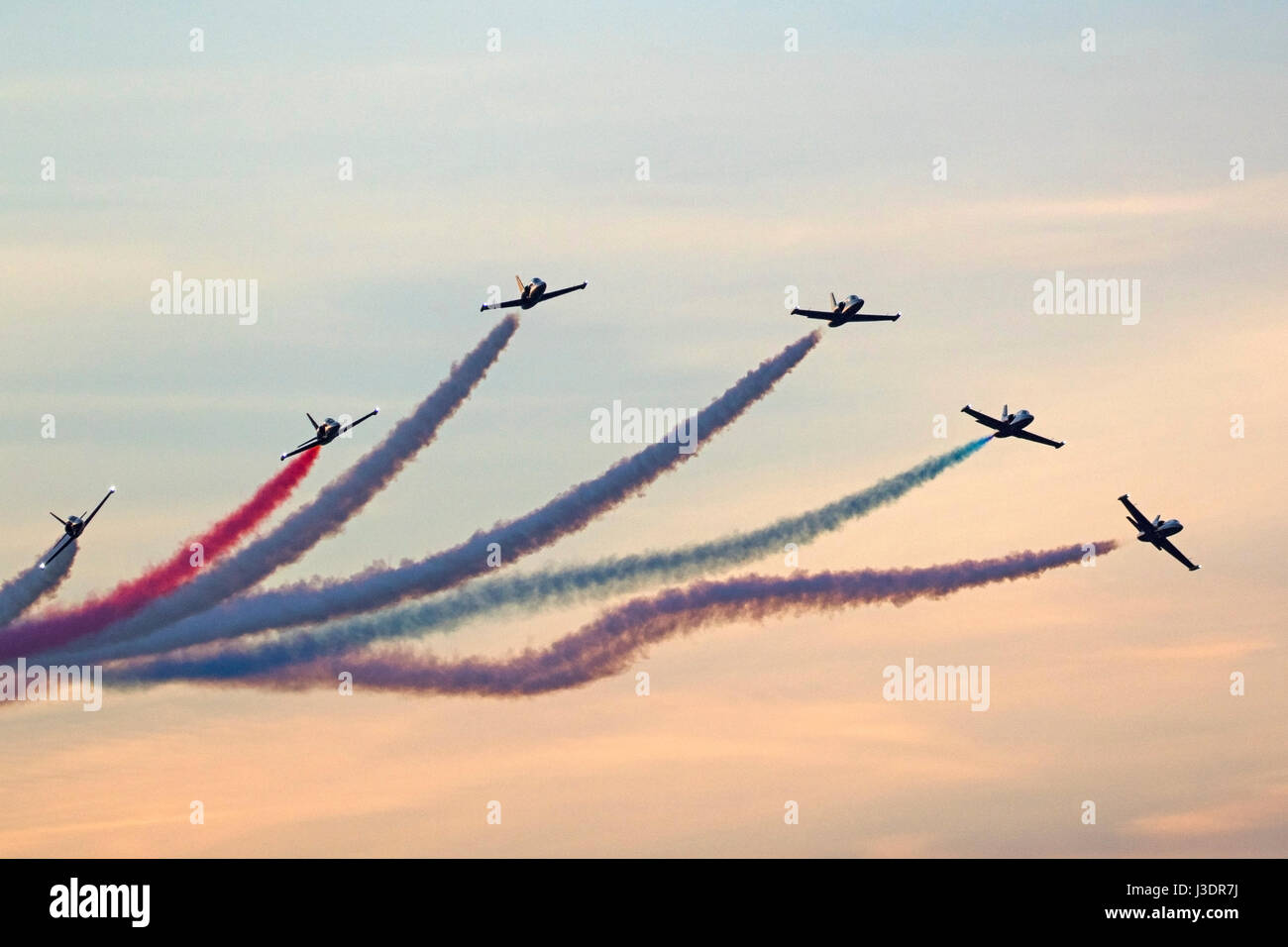 Airplane formation patriots flight hi-res stock photography and images ...