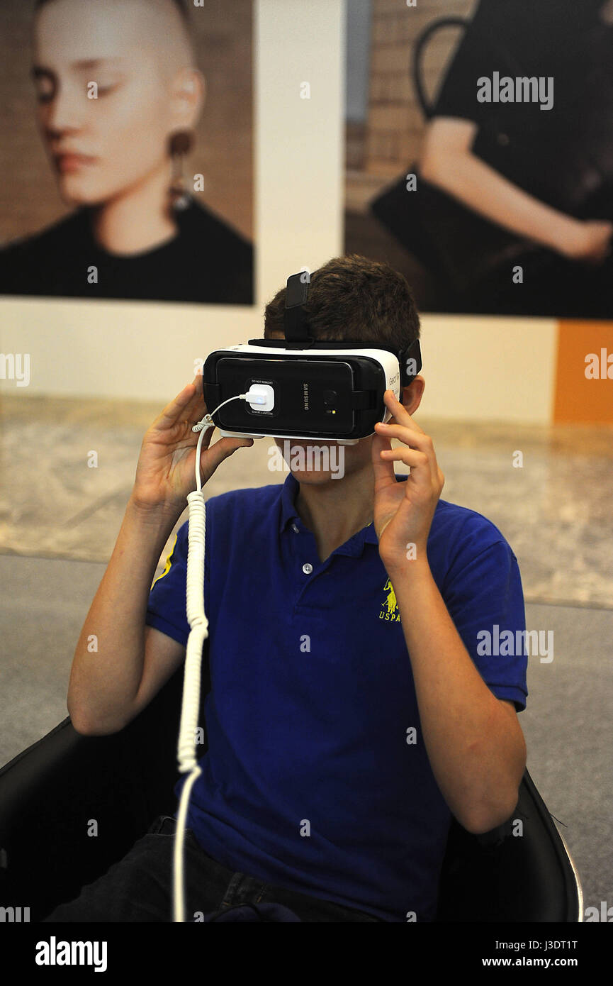 Virtual photography looks hi-res stock photography and images - Alamy