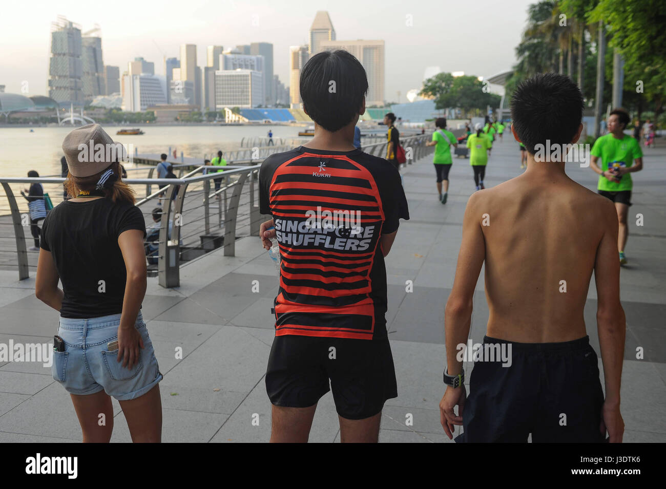 SINGAPORE. 2016. Running event at Marina Bay Stock Photo - Alamy