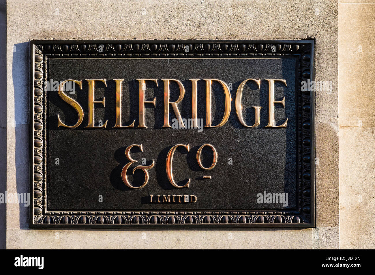 Selfridges and co hi-res stock photography and images - Alamy