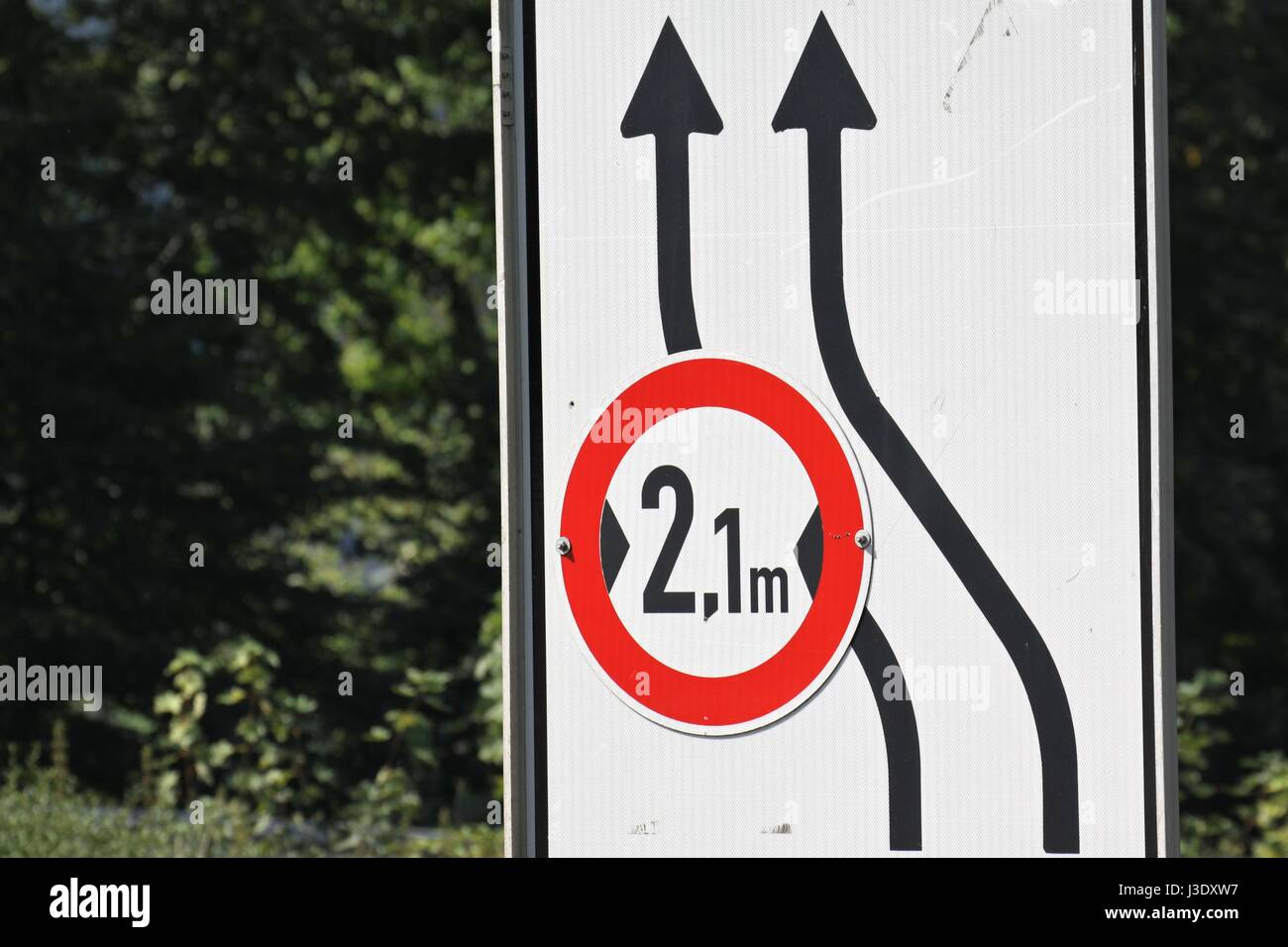 Driving on the left lanes hi-res stock photography and images - Alamy