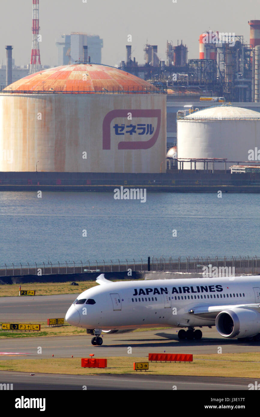 Boeing 787 factory hi-res stock photography and images - Alamy