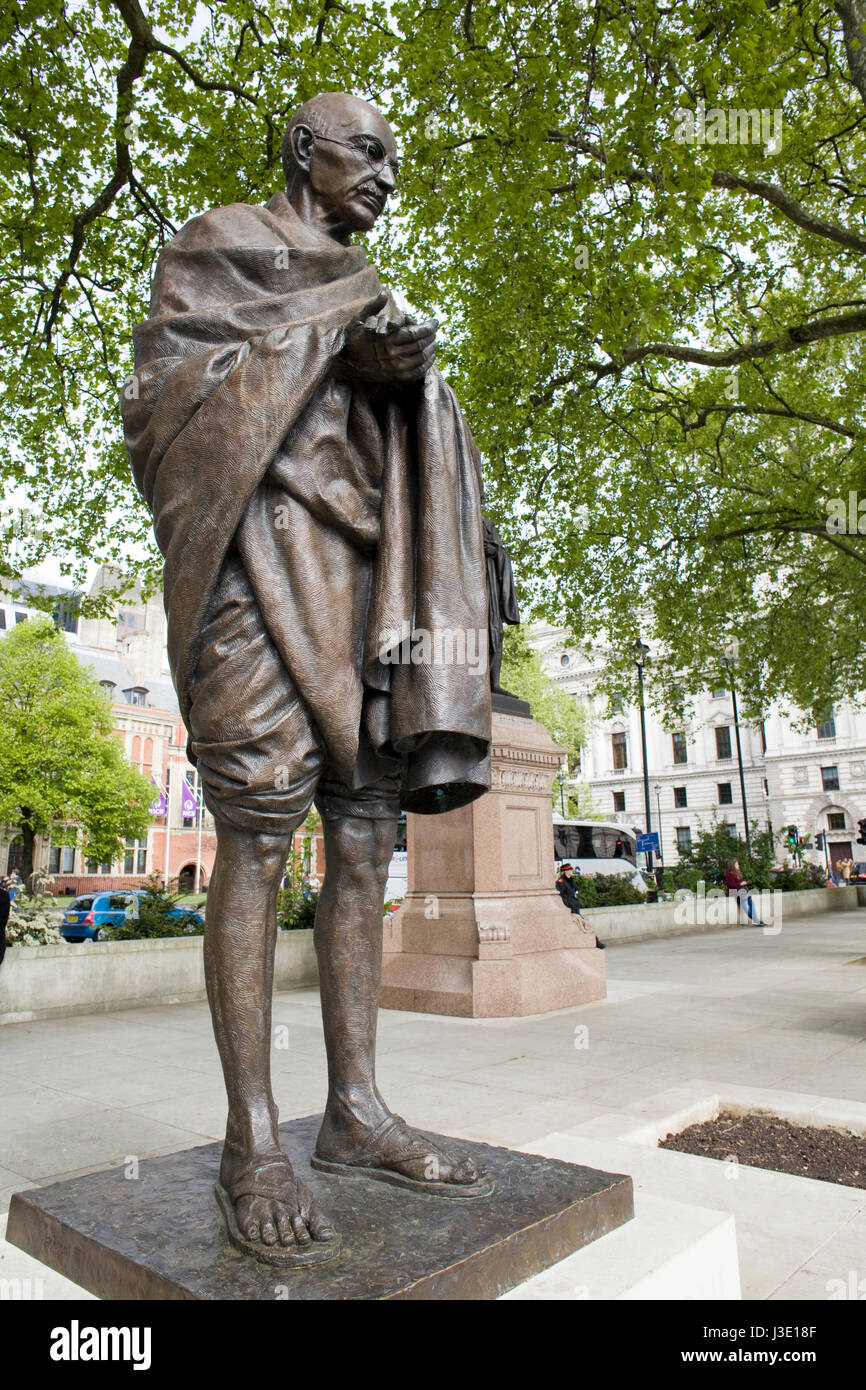 statue of Mahatma Gandhi Stock Photo - Alamy