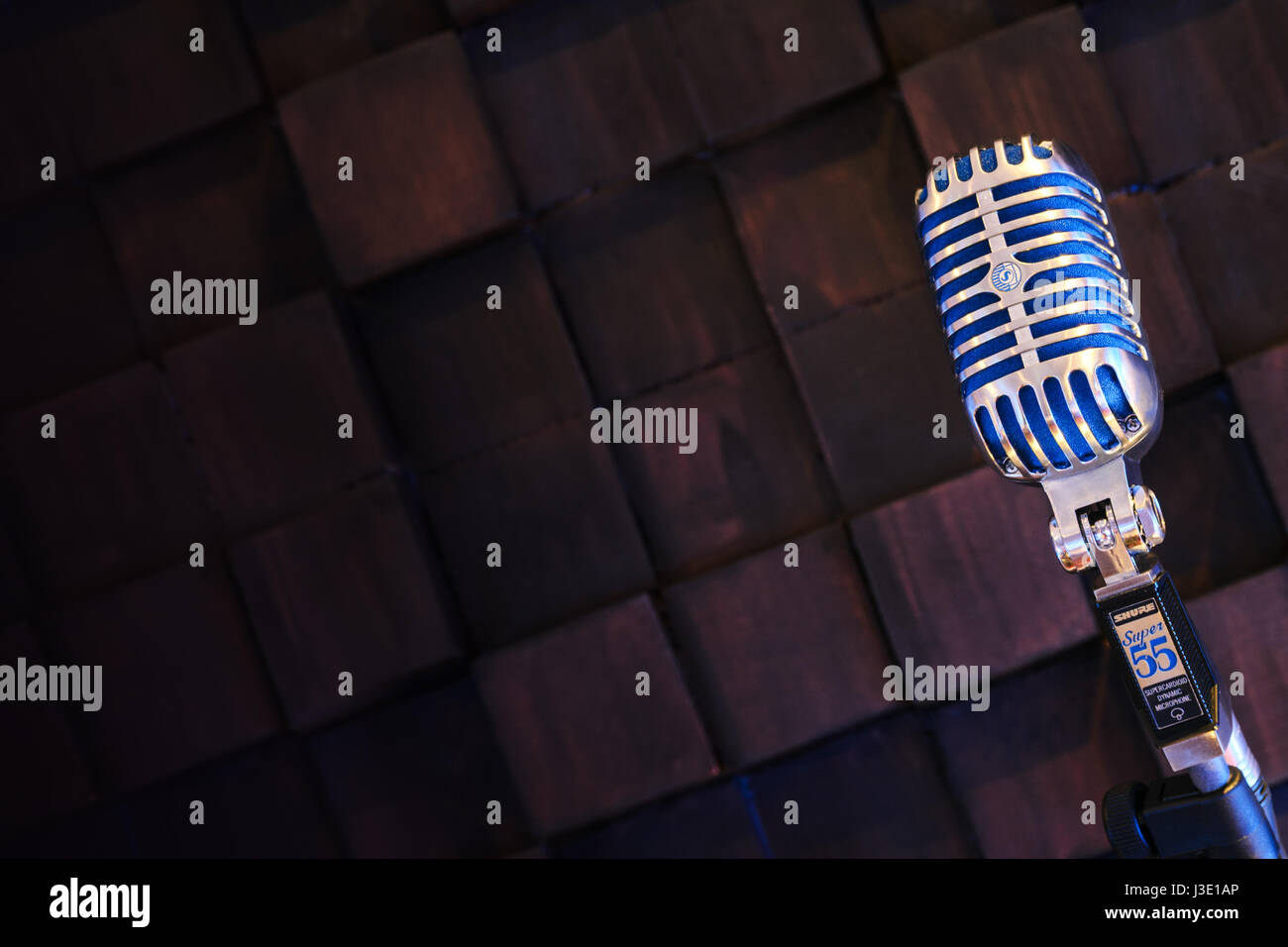 Electrodynamic microphone hi-res stock photography and images - Alamy