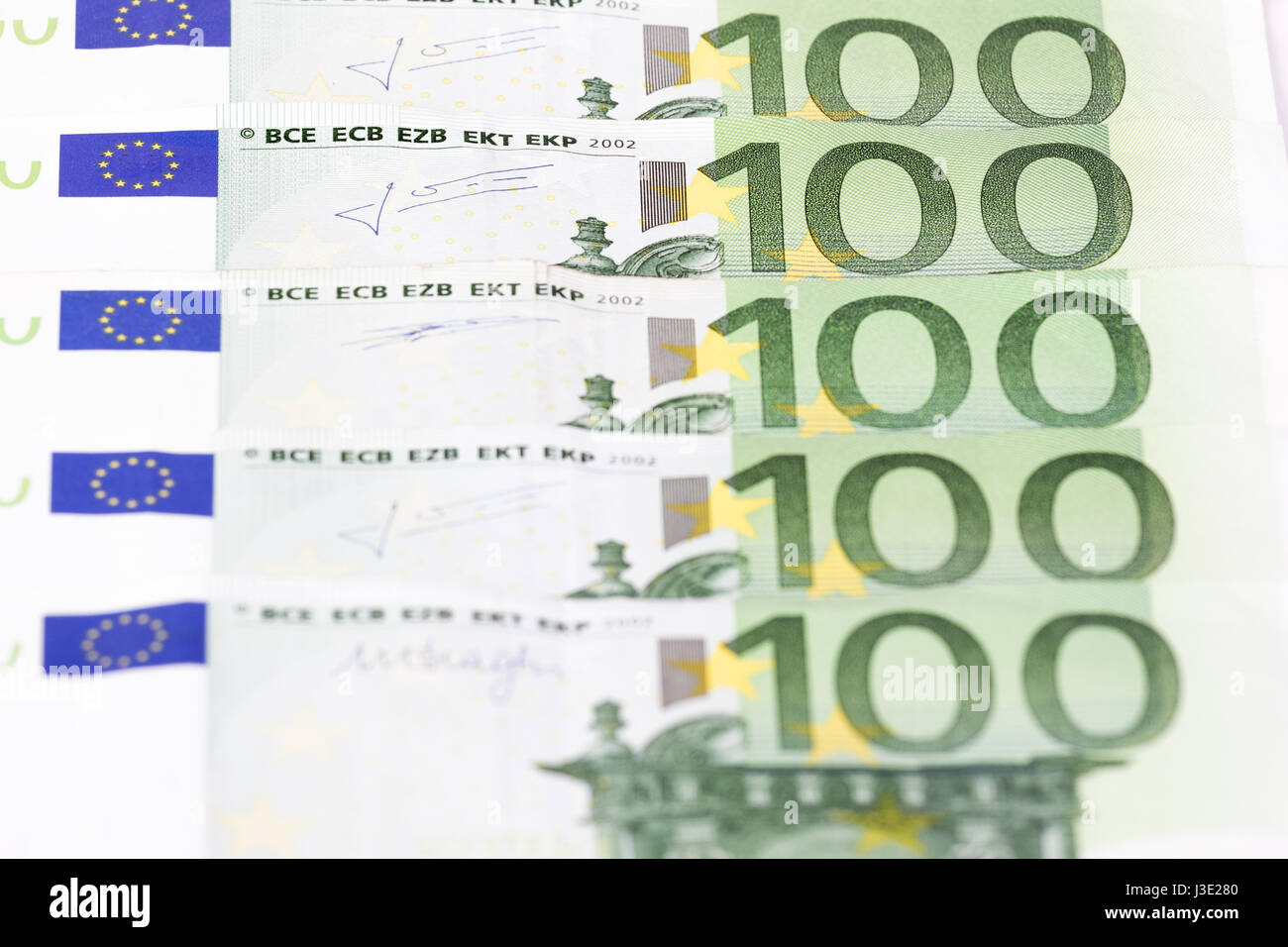 One hundred euro banknotes hi-res stock photography and images - Alamy