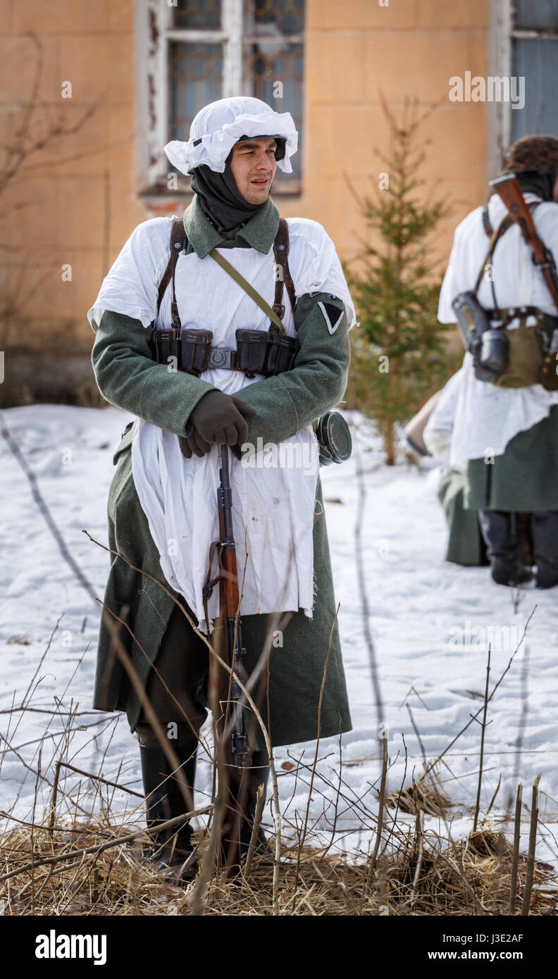 Snow Camouflage Uniform High Resolution Stock Photography and Images ...