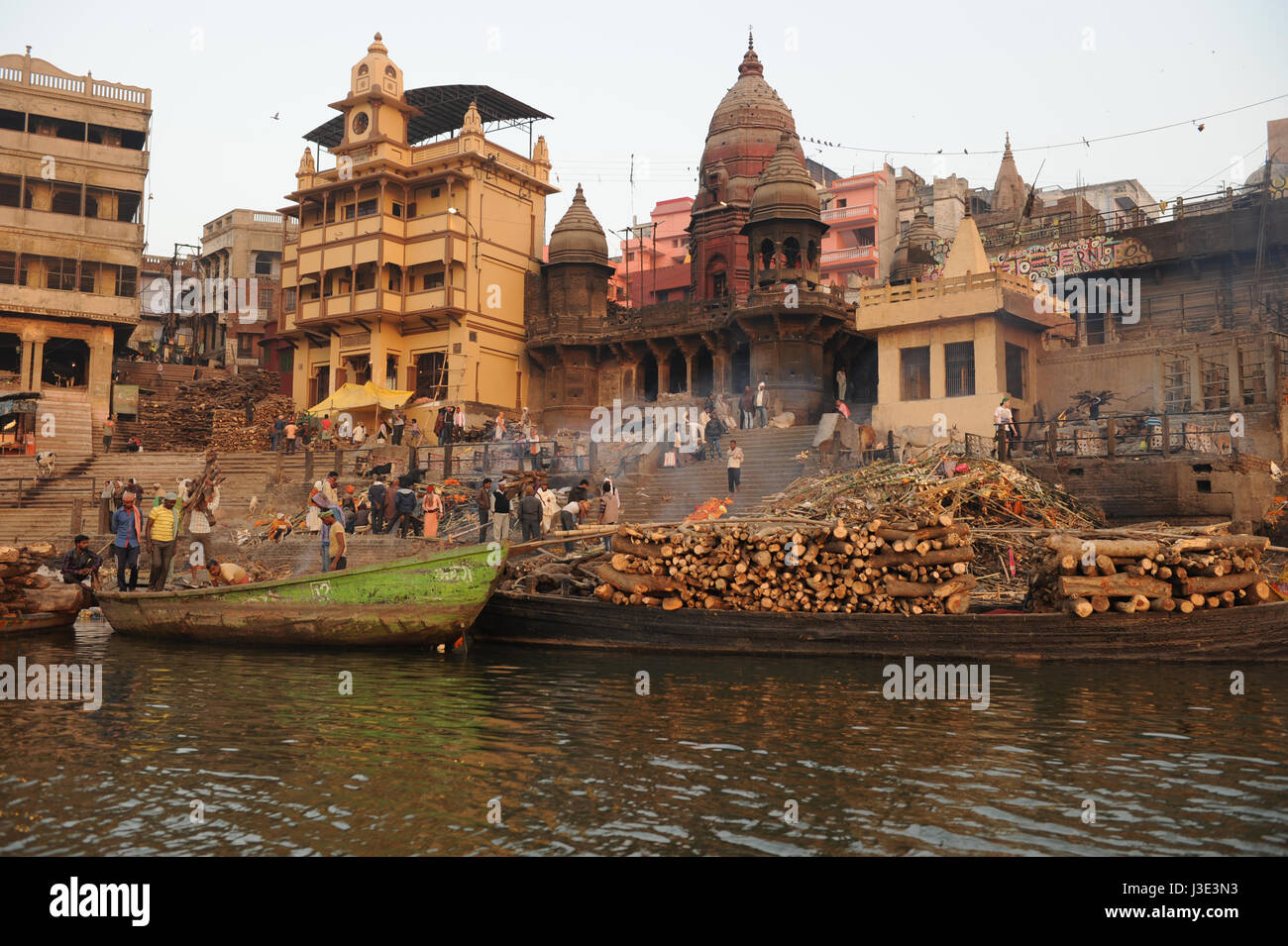 Indian cremation ceremony hi-res stock photography and images - Alamy