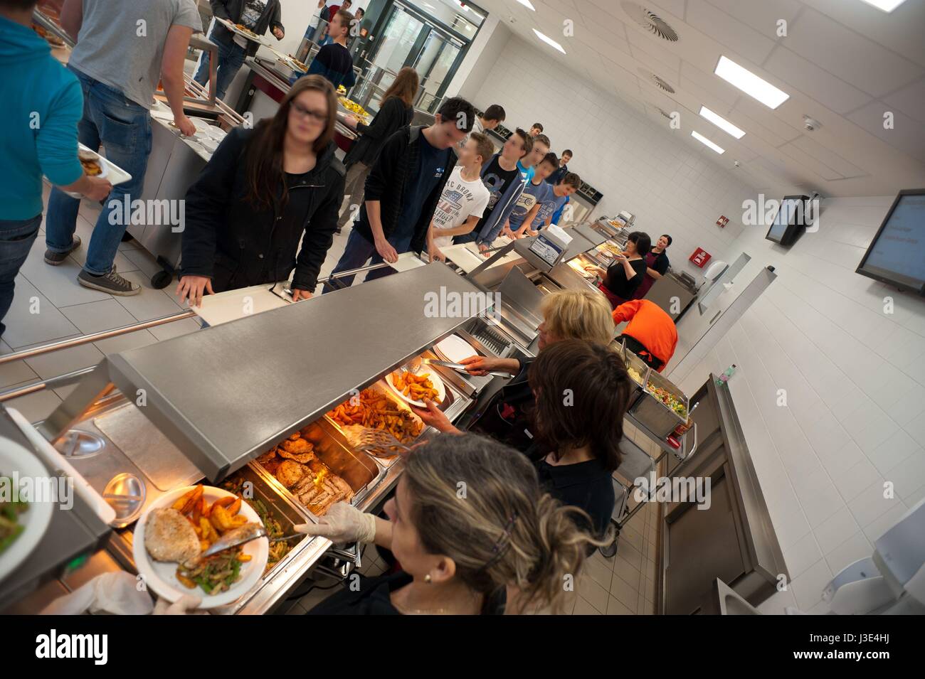 Schule kantine hi-res stock photography and images - Alamy