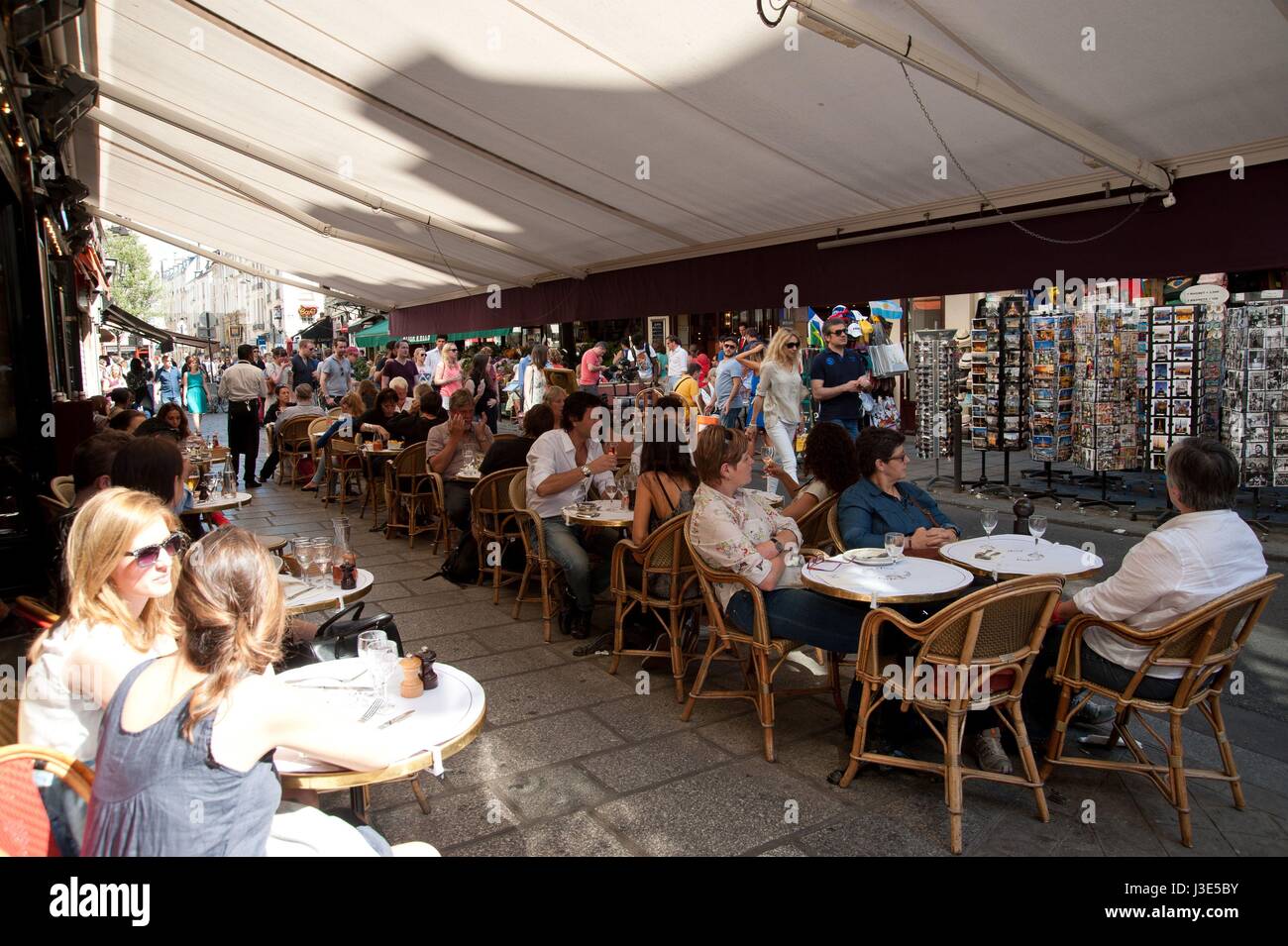 Paris, Place Contrescarpe Stock Photo - Alamy