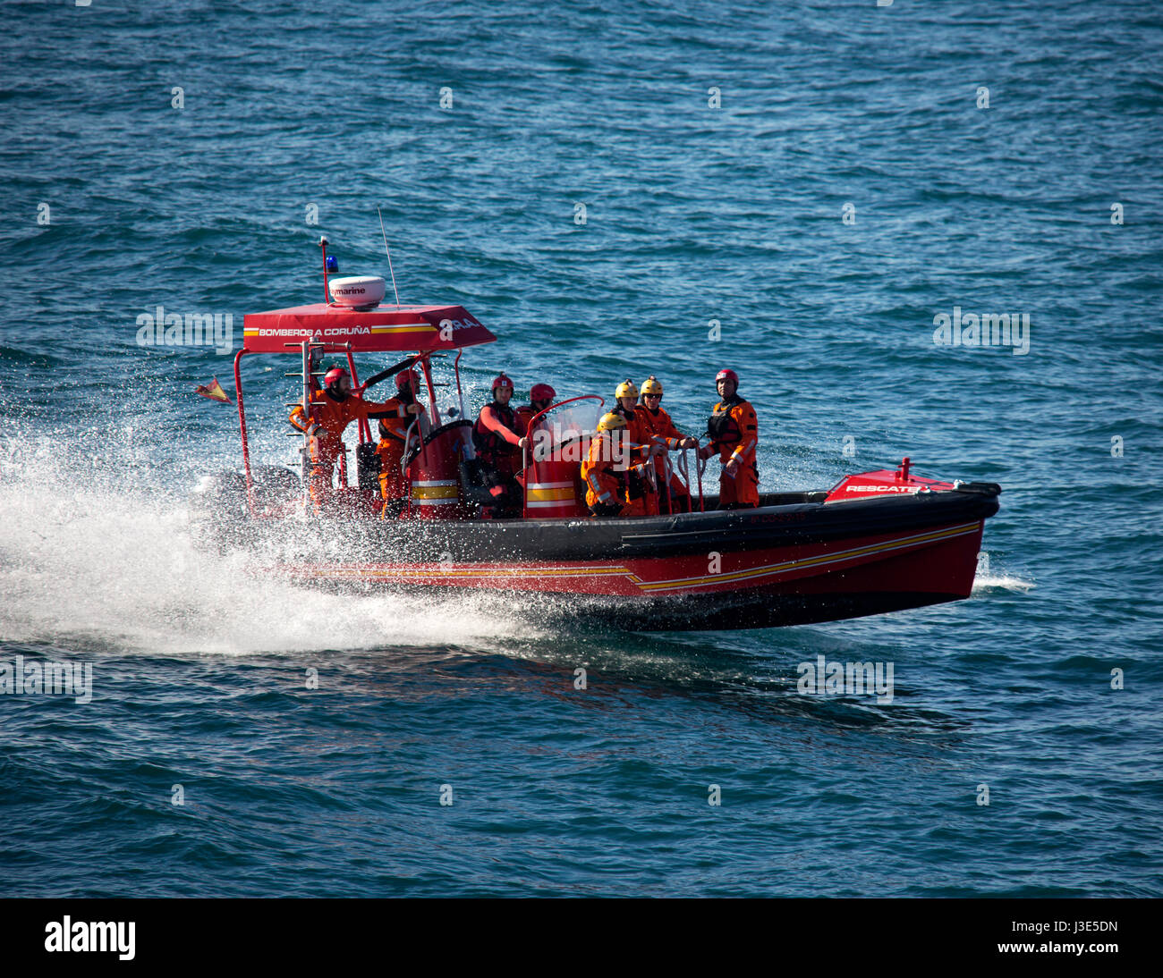 Emergency personnel in Rigid Inflatable Boat (RIB Stock Photo - Alamy