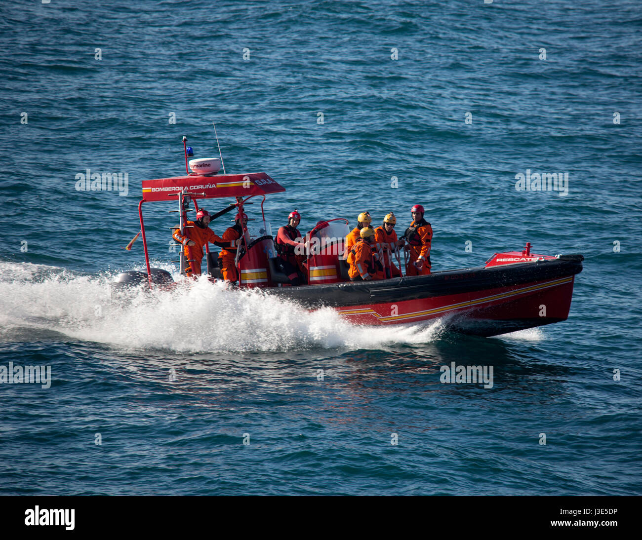 Emergency personnel in Rigid Inflatable Boat (RIB Stock Photo - Alamy