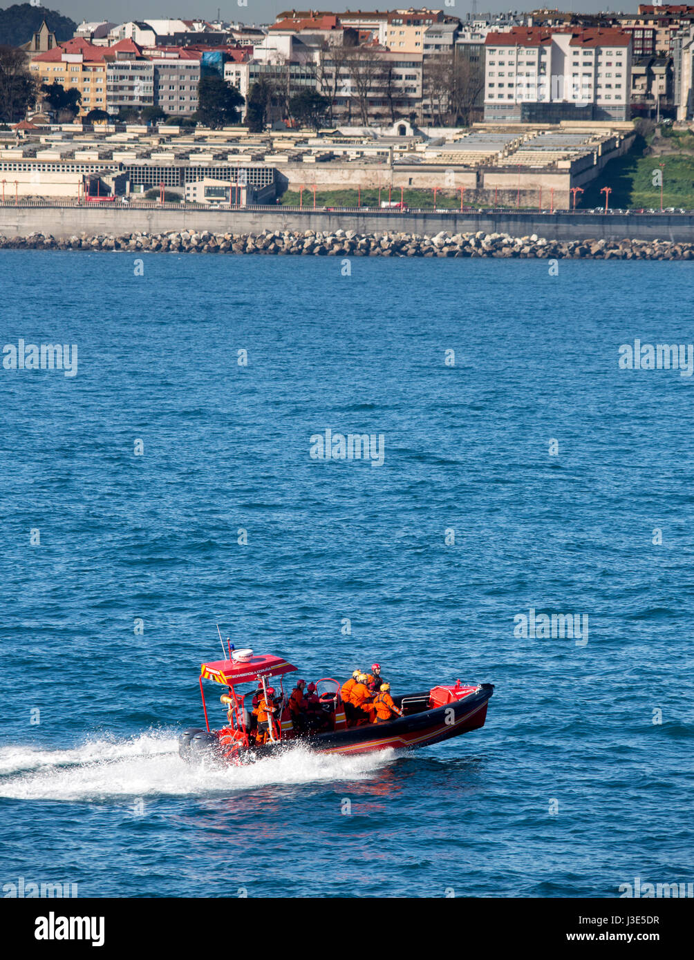 Emergency personnel in Rigid Inflatable Boat (RIB Stock Photo - Alamy