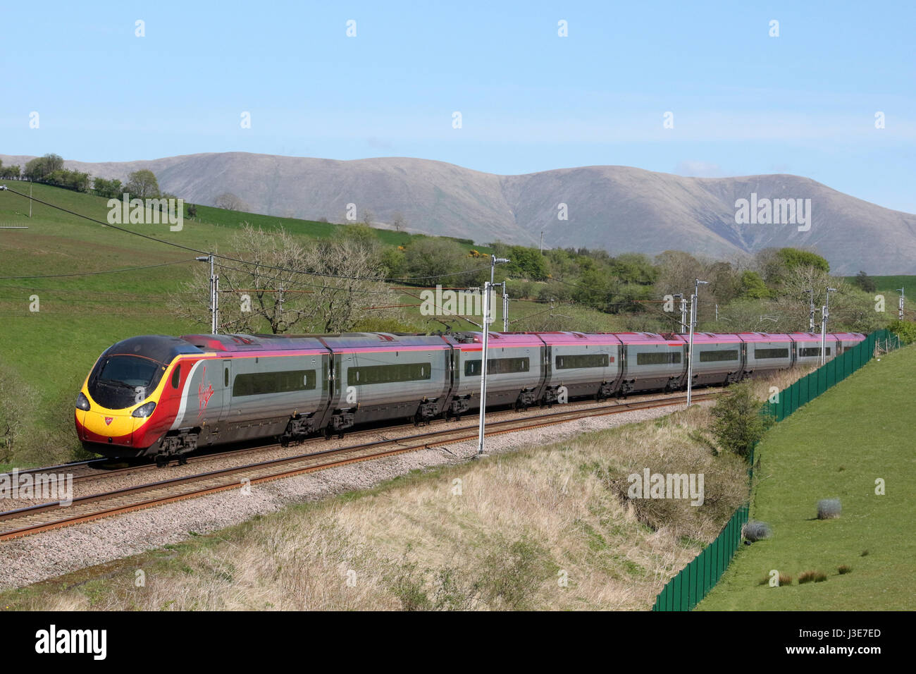Class 390 Pendolino electric multiple unit number 390132 in Virgin West ...