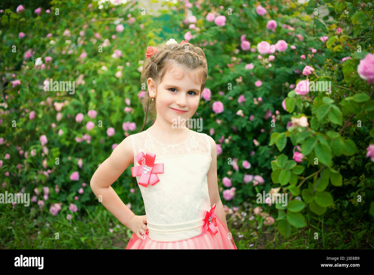 portrait of smiling beautiful small girl outdoor Stock Photo - Alamy