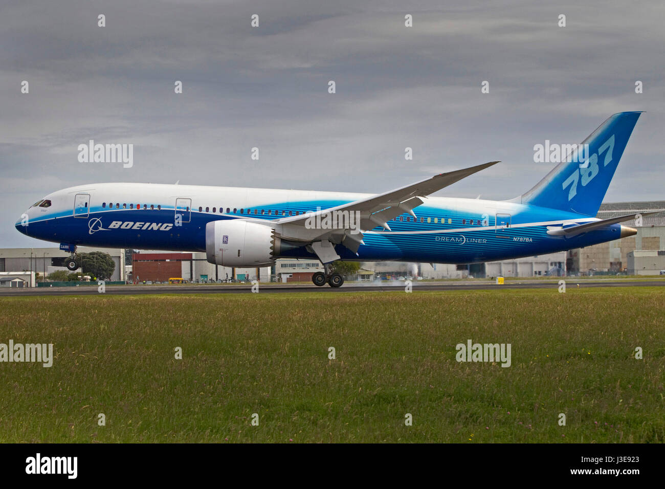 The arrival of the first test Boeing 787 Dreamliner aircraft making the ...