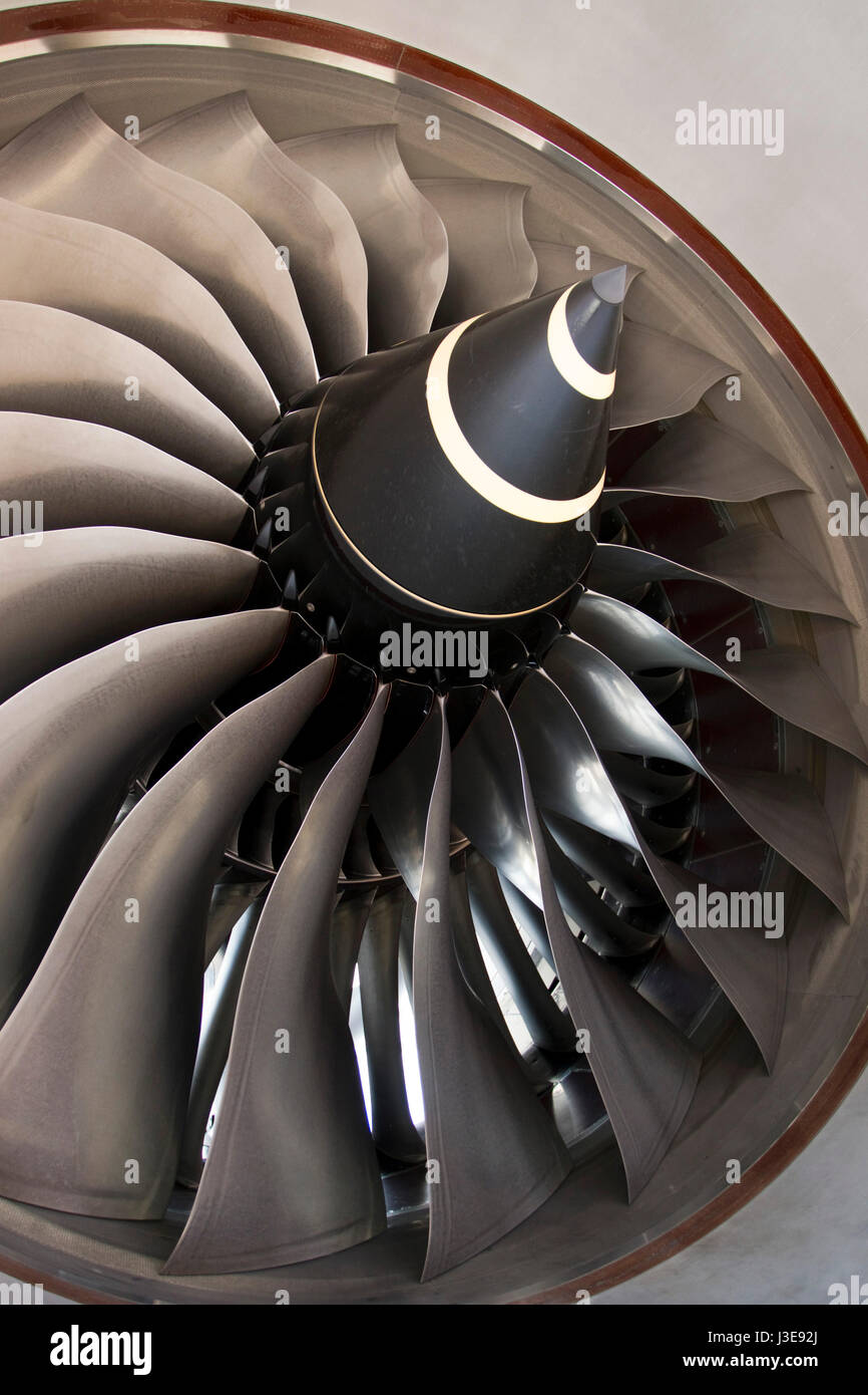 Boeing 787 dreamliner engine hi-res stock photography and images - Alamy