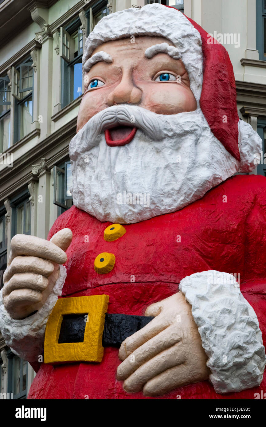 Giant santa hi-res stock photography and images - Alamy