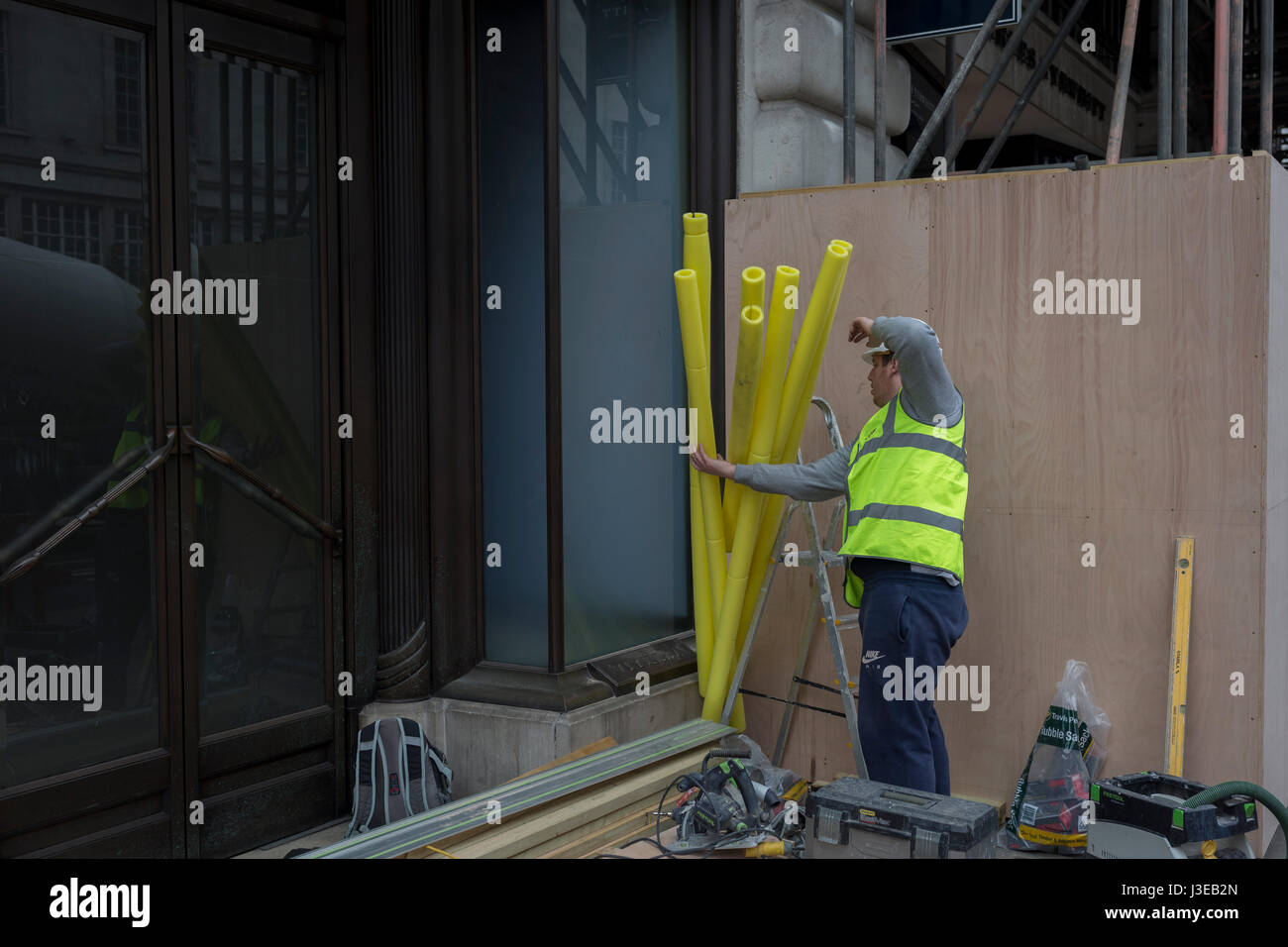 Foam on scaffolding hi-res stock photography and images - Alamy