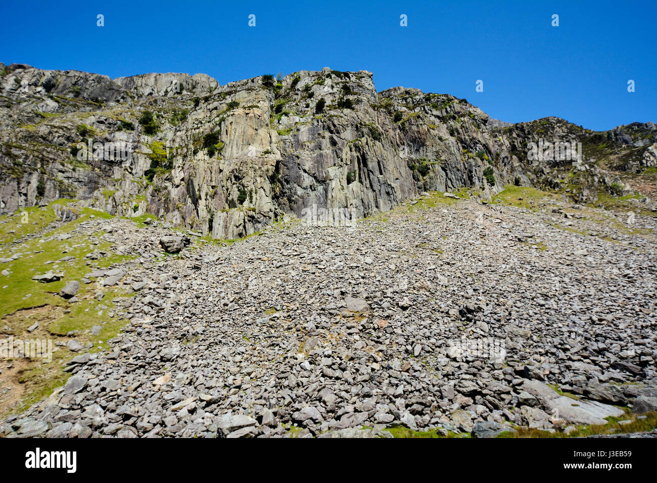 Clogwyn y Grochan; Cliff of the Cauldron, previously known as Clogwyn y ...