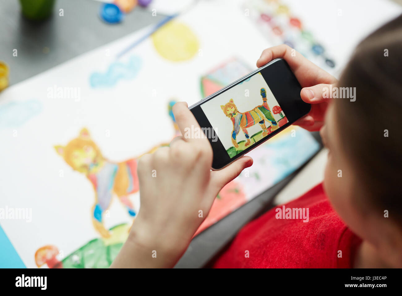 Picture in smartphone Stock Photo - Alamy