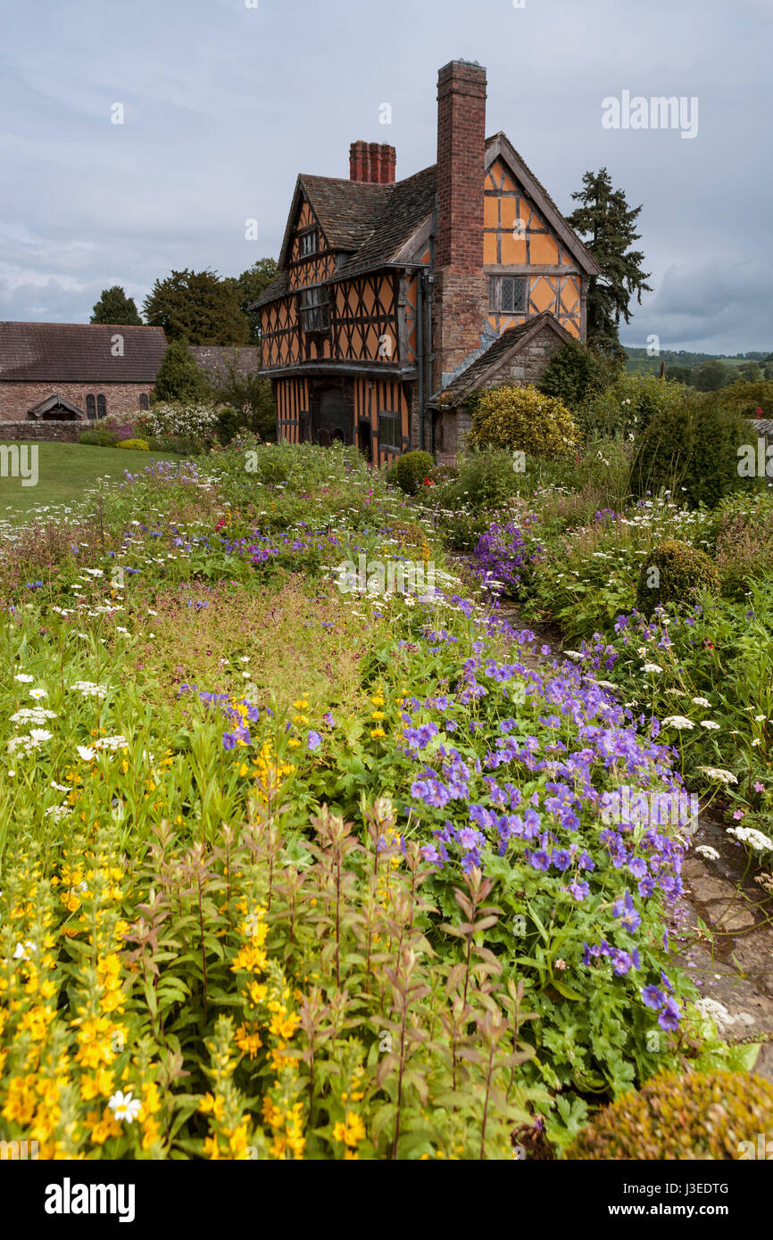 English border castle hi-res stock photography and images - Alamy