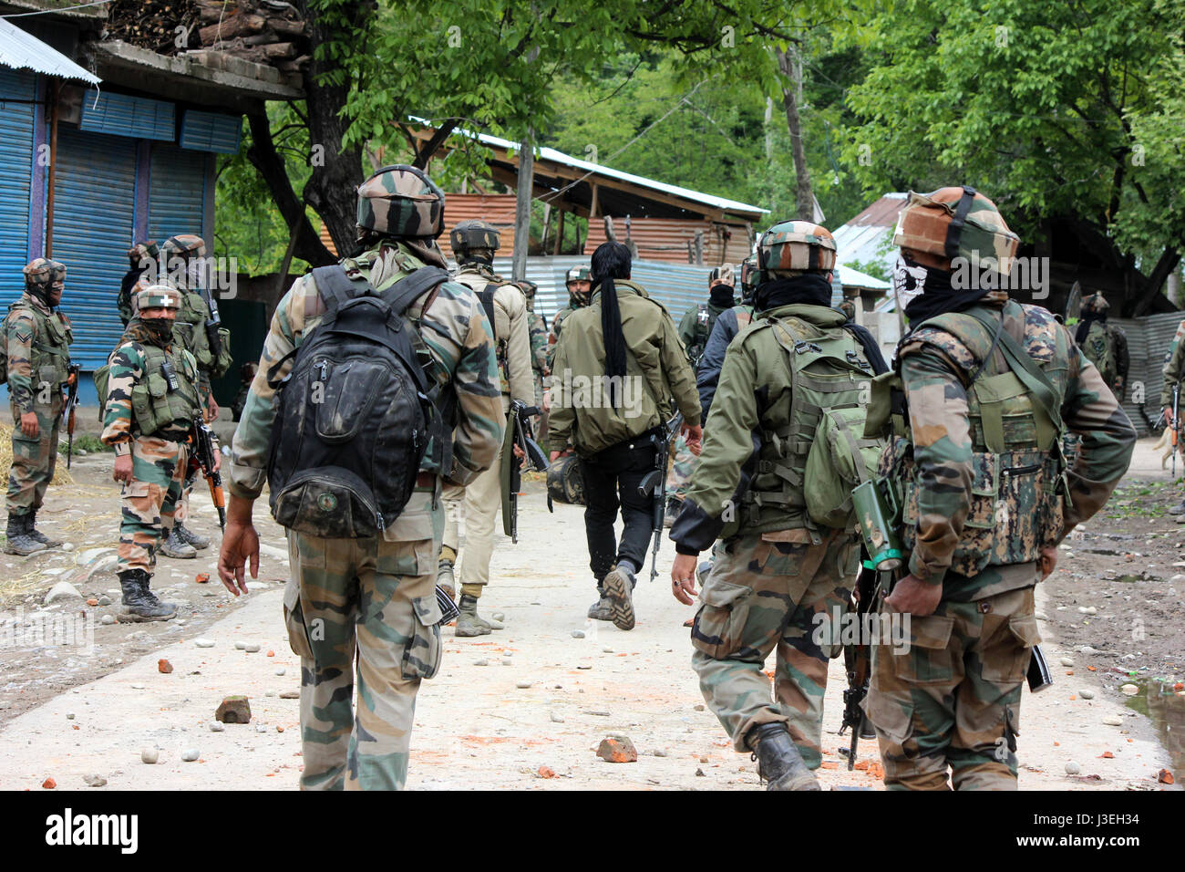 Shopian, India. 04th May, 2017. Security personnel during a cordon and ...