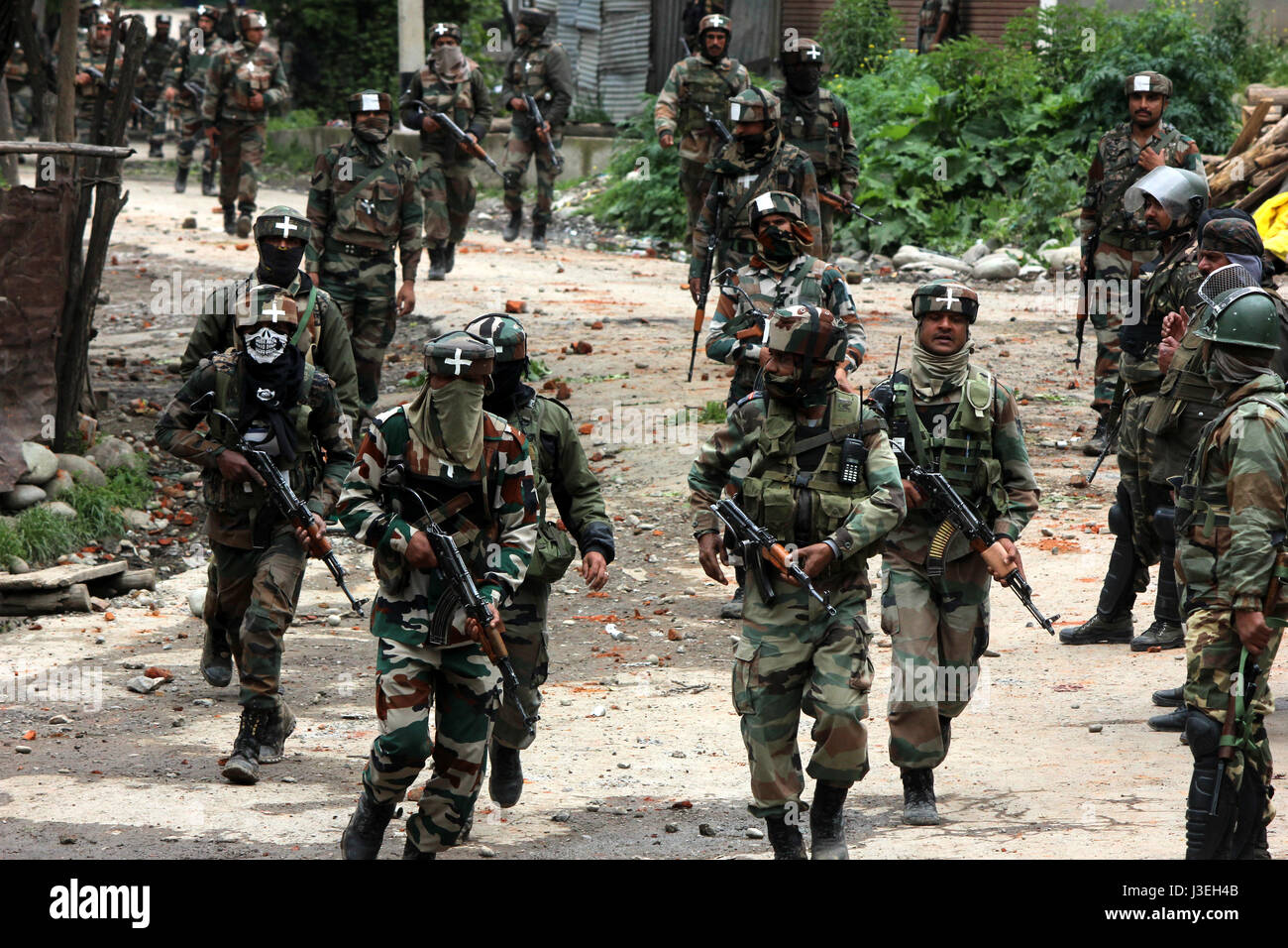 Shopian, India. 04th May, 2017. Security personnel during a cordon and ...