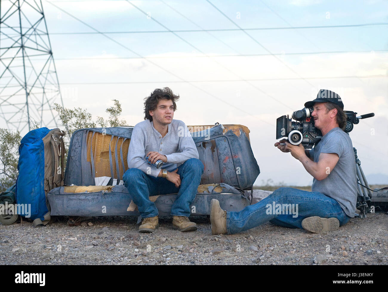 Sean Penn Sean Penn Director: Sean Penn avec Emile Hirsch sur le ...