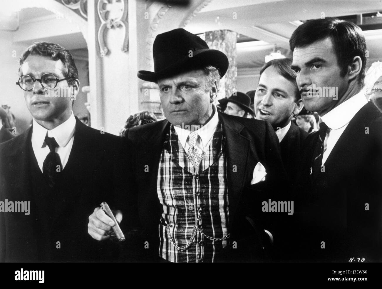 Nickelodeon Year 1976 - USA Ryan O'Neal, Brian Keith, John Ritter, Burt ...