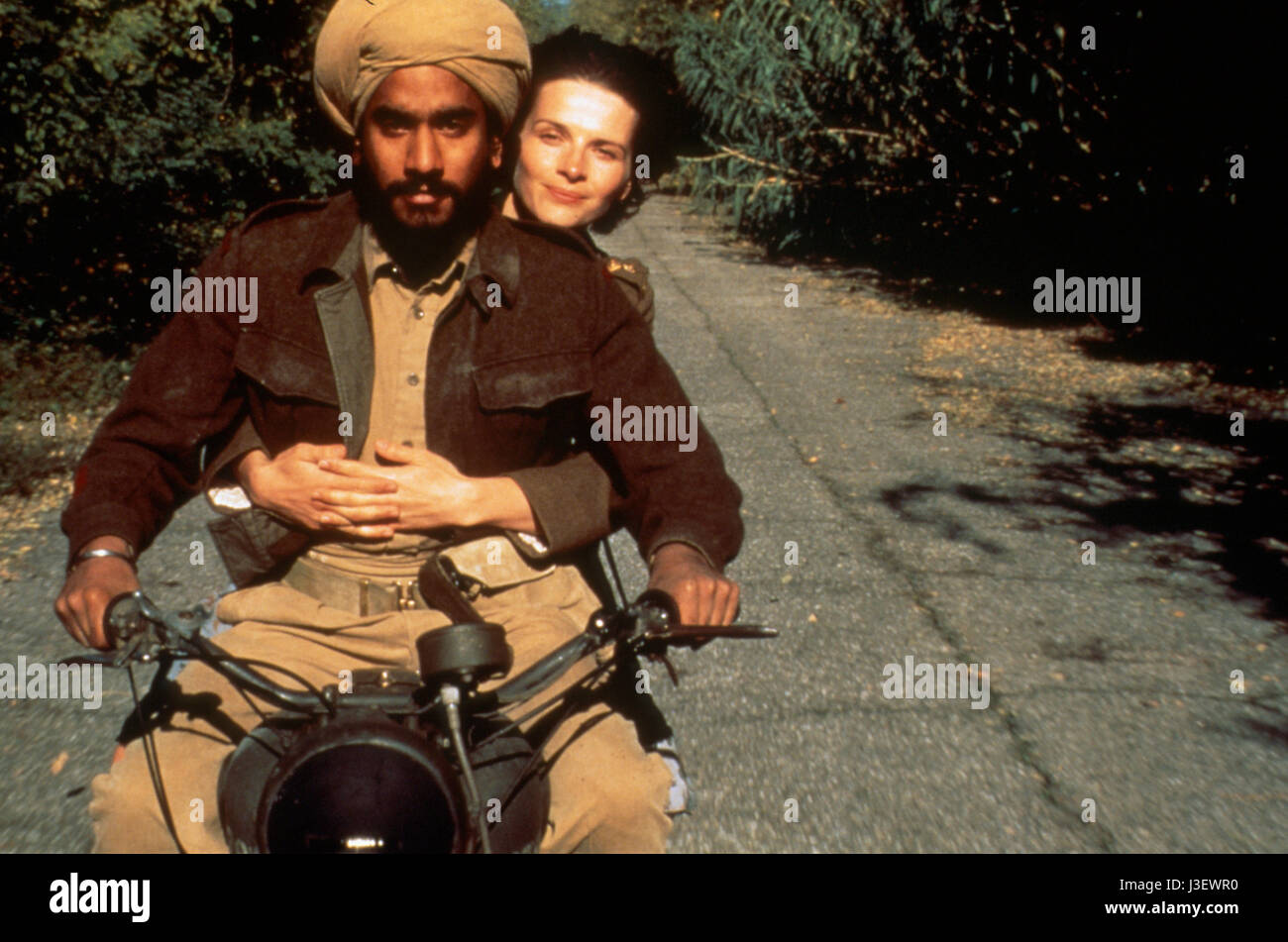 The English Patient Year : 1996 Naveen Andrews, Juliette Binoche Directed by Anthony Minghella ...