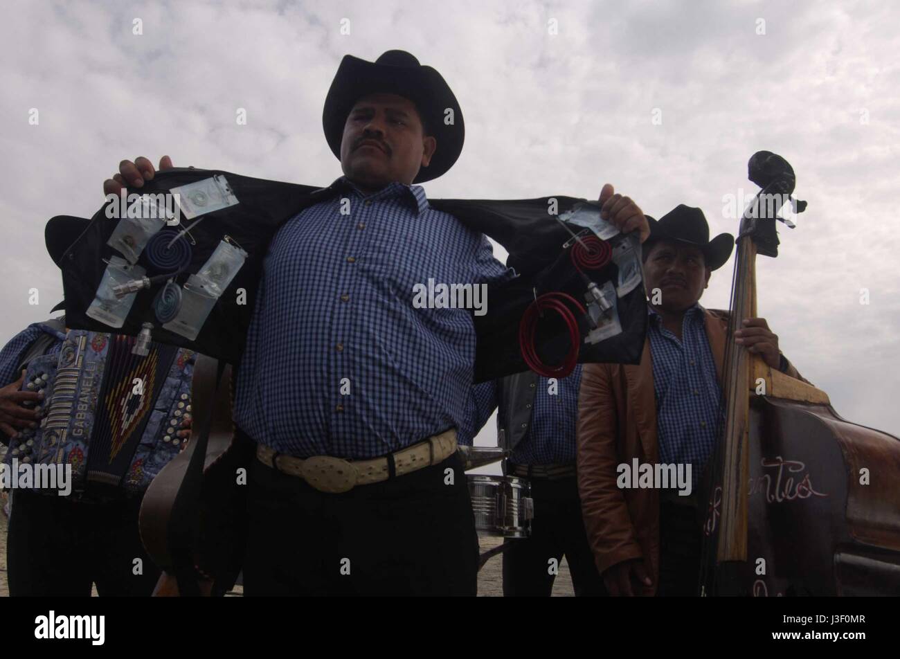 Sleep dealer 2008 hi-res stock photography and images - Alamy