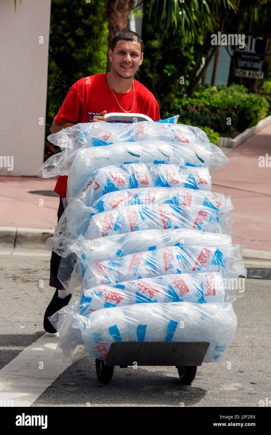 Ice delivery man hi-res stock photography and images - Alamy