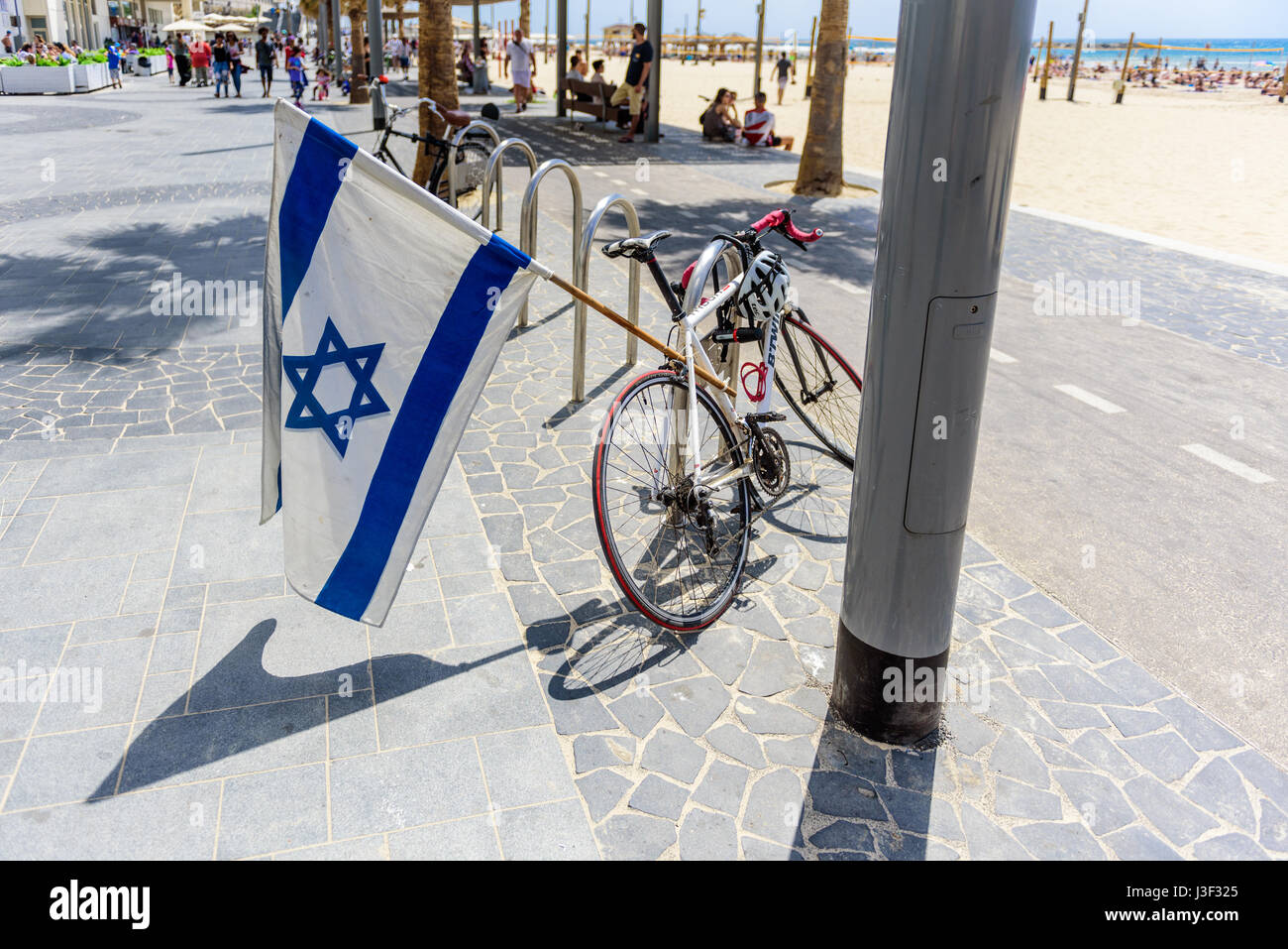 Israeli flag bike hi-res stock photography and images - Alamy
