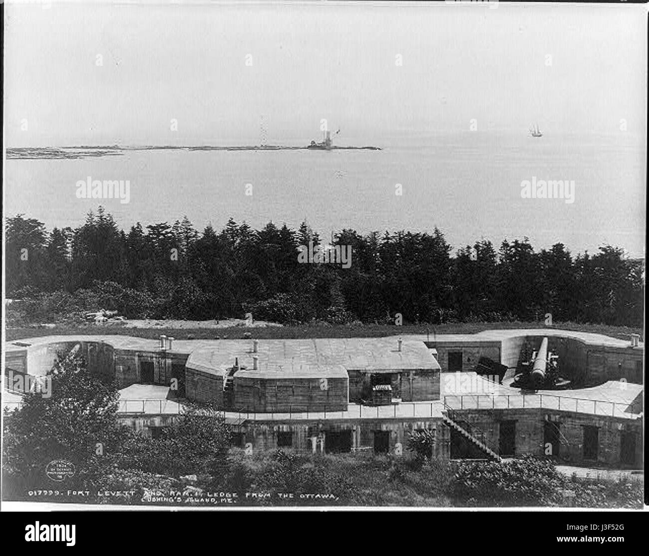 Fort restoration Black and White Stock Photos & Images - Alamy