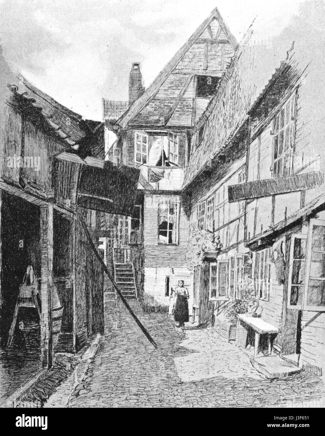This image depicts the 'alter Hinterhof' (old backyard) in Flensburg, a ...