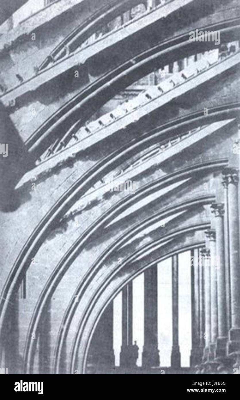 Flying support buttresses hi-res stock photography and images - Alamy