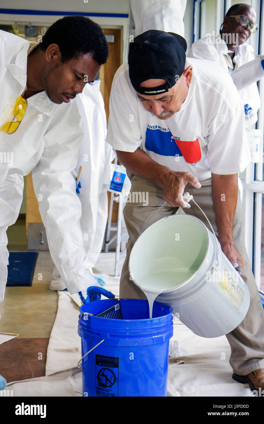 Sherwin Williams Paint High Resolution Stock Photography and Images - Alamy