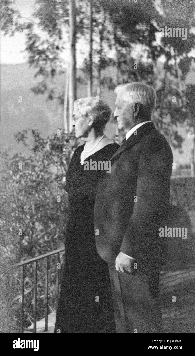 Hollywood celebrity at home Black and White Stock Photos & Images - Alamy