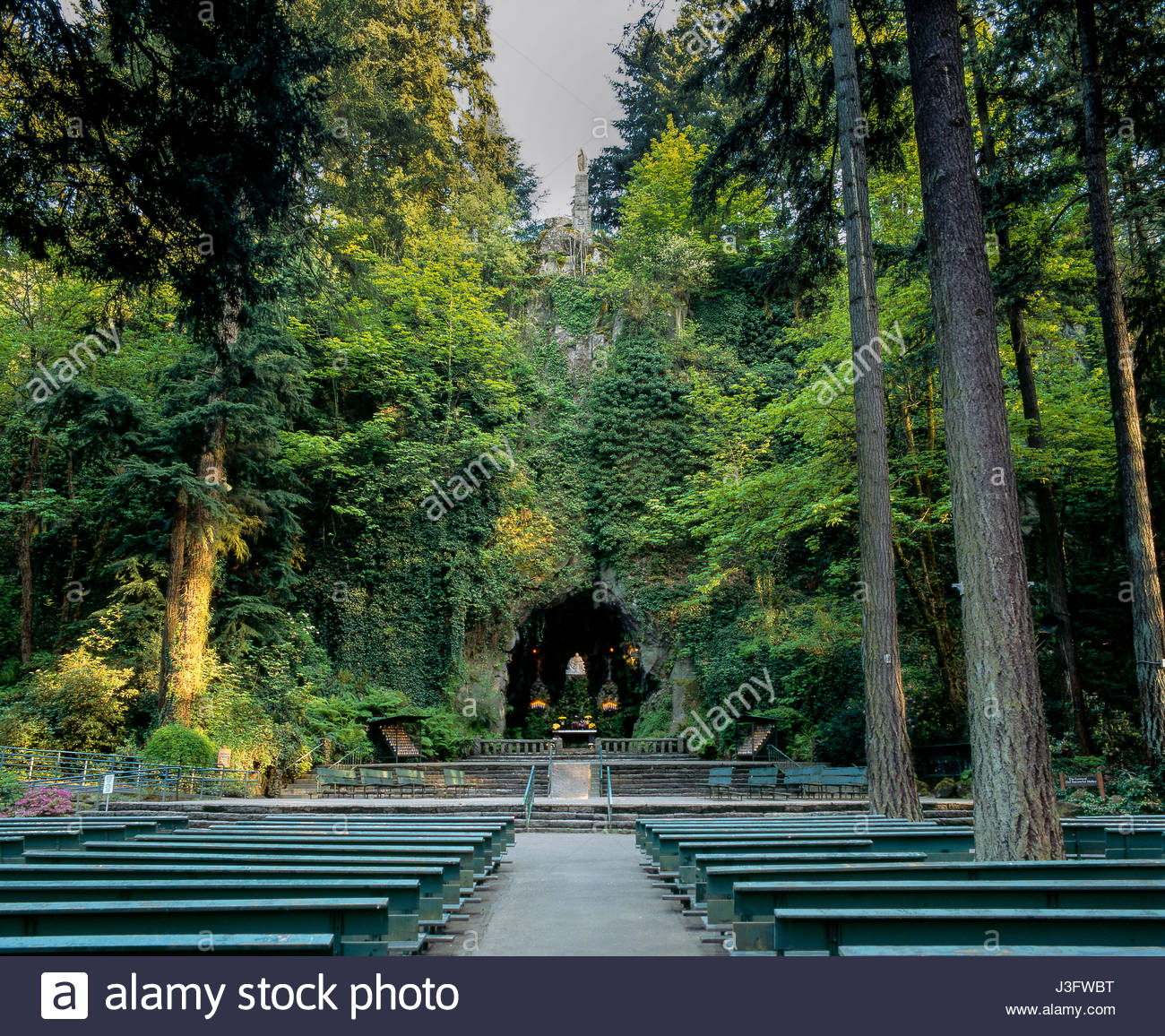 The Grotto, Multnomah County, Portland, Oregon. National Sanctuary of ...