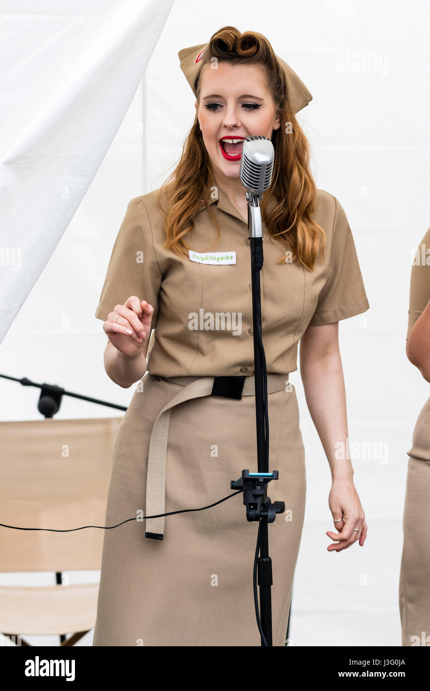 Salute to the 40s re-enactment day. Singer from Knightingales, a women ...