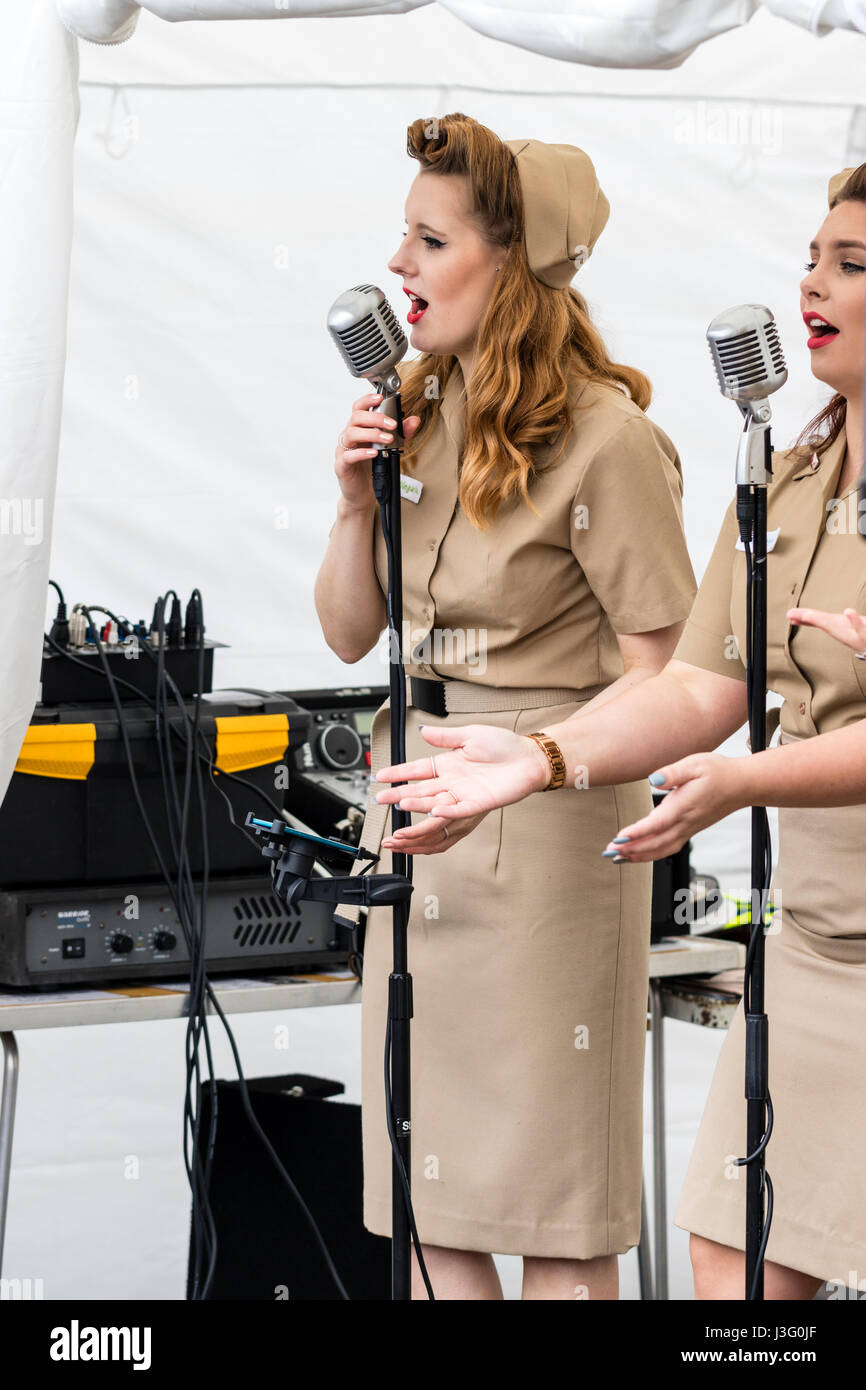 Salute to the 40s re-enactment day. Singer from Knightingales, a women ...