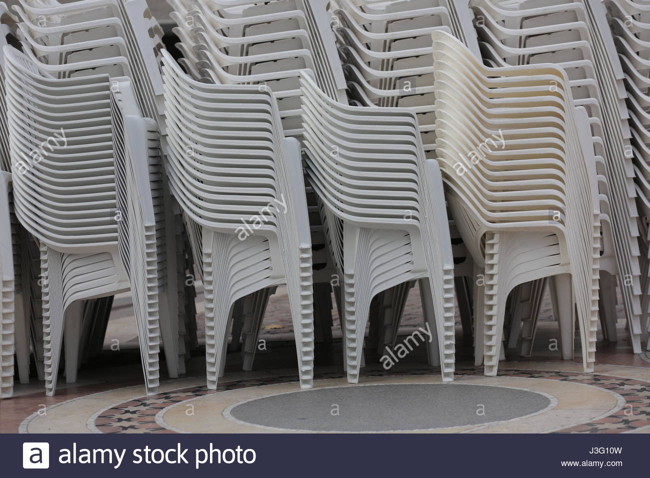 Upright form hi-res stock photography and images - Alamy