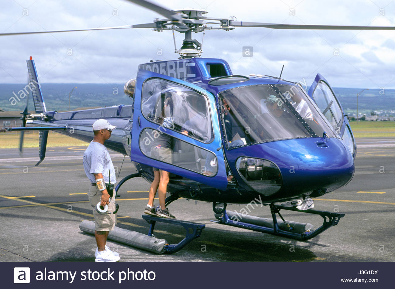 Single Rotor Helicopter High Resolution Stock Photography and Images ...
