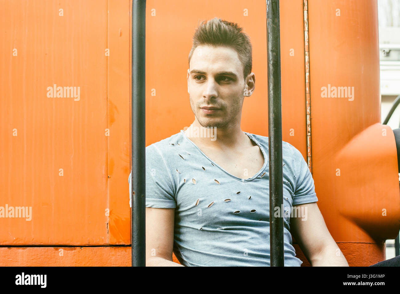 Portrait of young man outside hi-res stock photography and images - Alamy